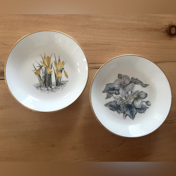 Royal Worcester | Dining | Set Of 2 Royal Worcester Fine Bone China ...